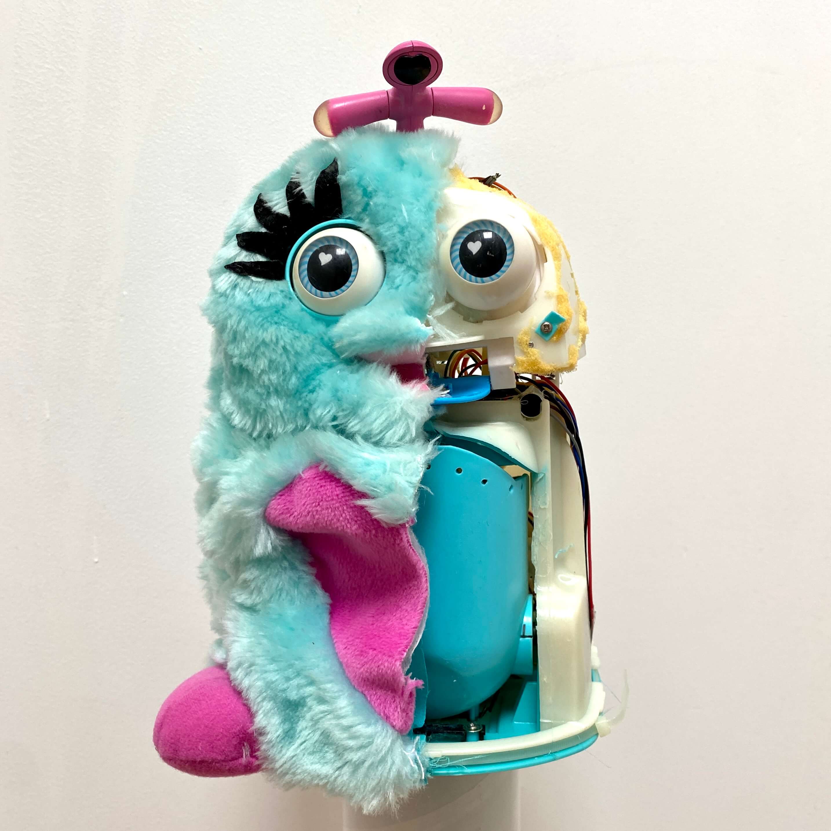 In Vestimentis Ursum - the robots hiding inside stuffed animals